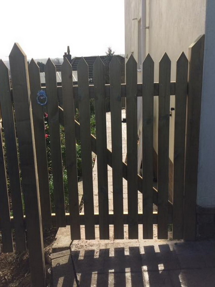 Pedestrian Gates | Hardwood Quality | North Devon | Fitting